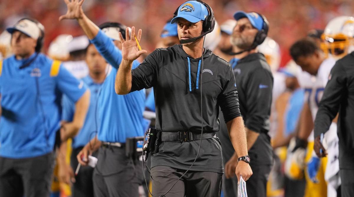 Chargers’ Brandon Staley Explains Decisions to Punt vs. Chiefs