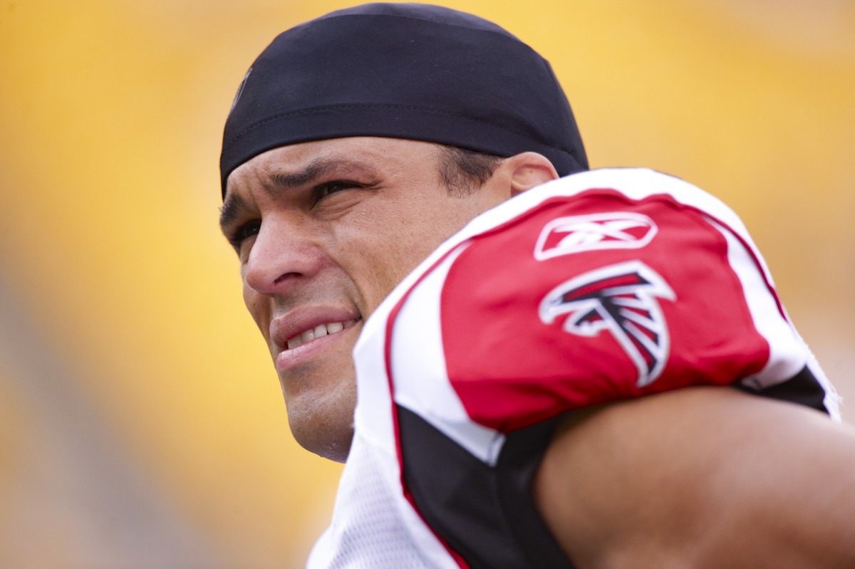 New School vs. Old. Glitz vs. Grunters. Tony Gonzalez vs. Mike Mularkey.