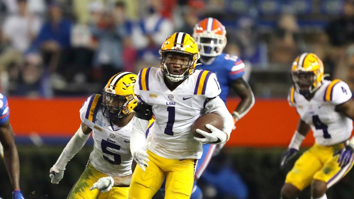 Shoe Toss Leads to Game-Winning FG as LSU Upsets No. 6 Florida
