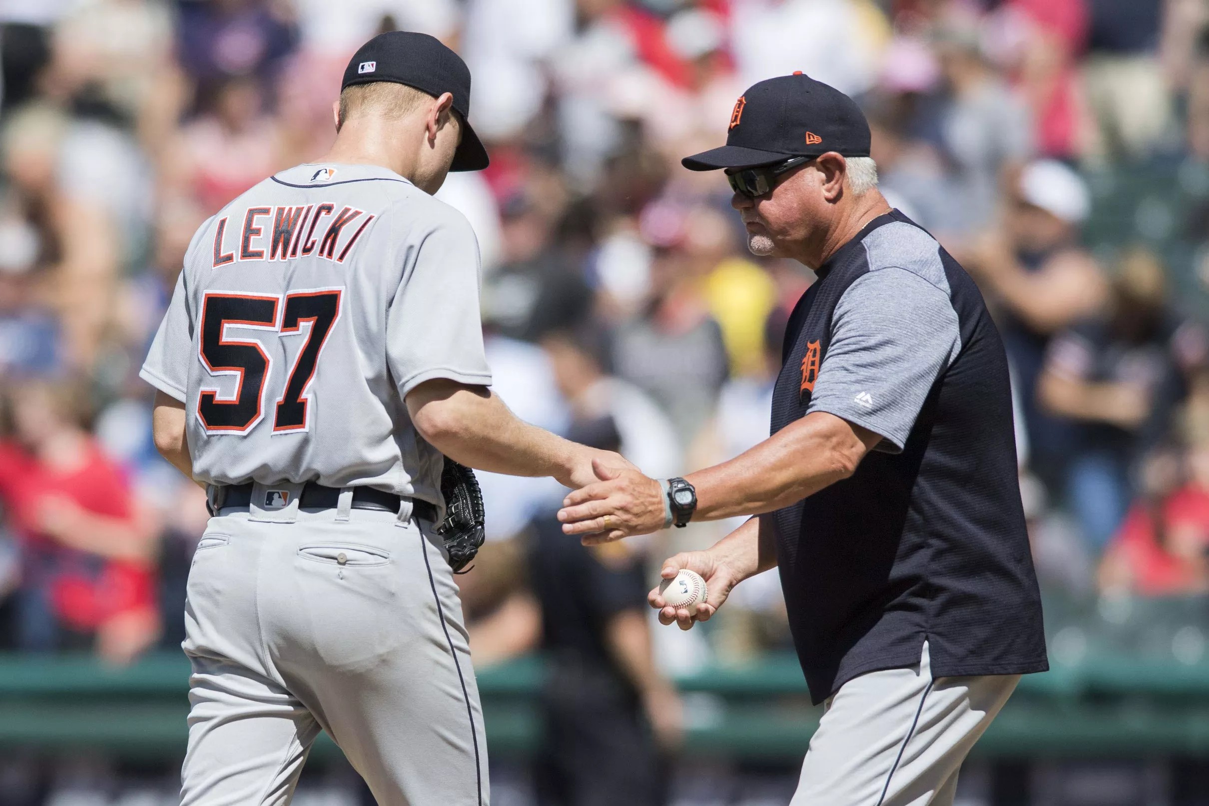 Diamondbacks claim Artie Lewicki off waivers as Tigers trim their 40 ...