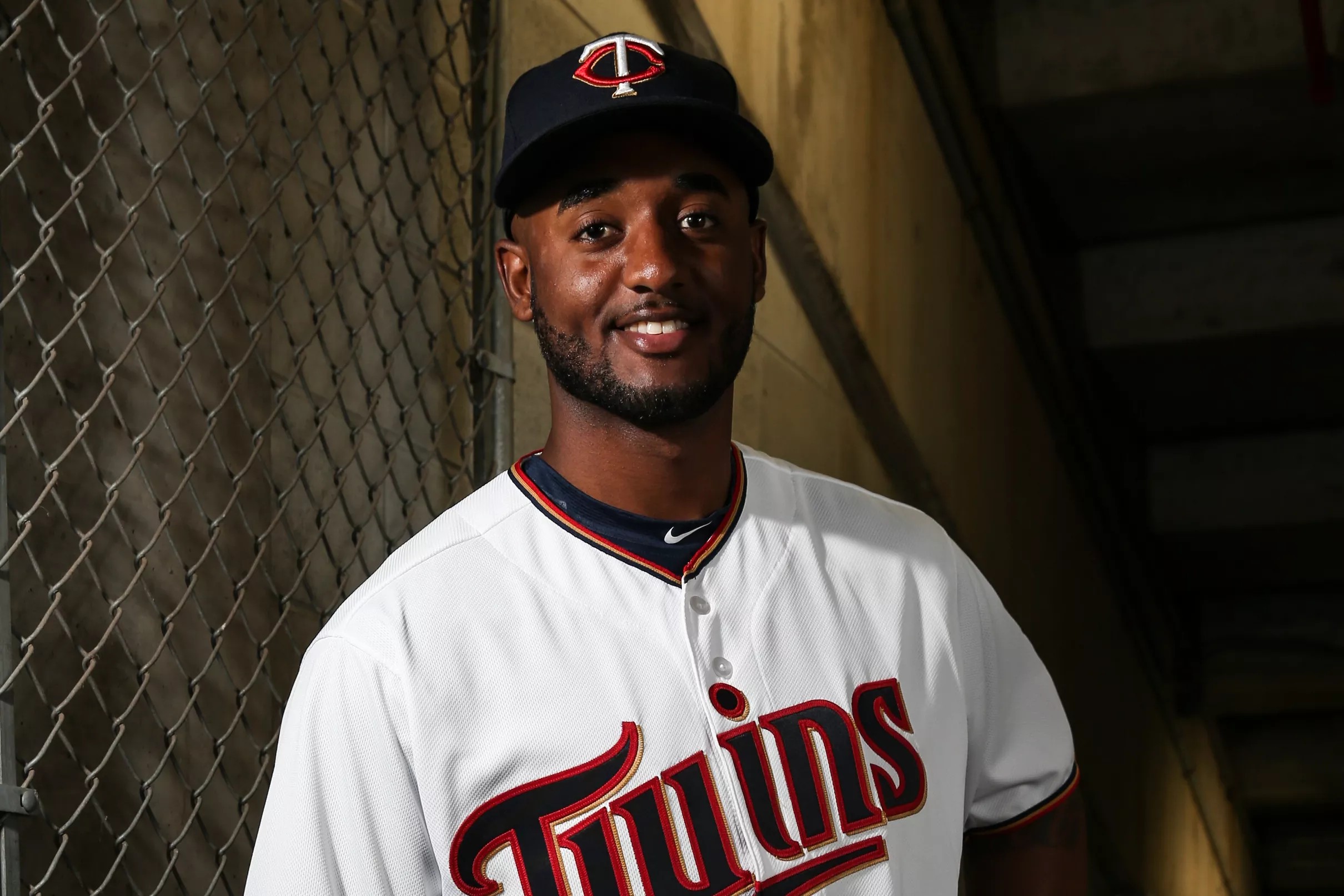 Tigers sign Kevin Comer, Niko Goodrum to minor league deals