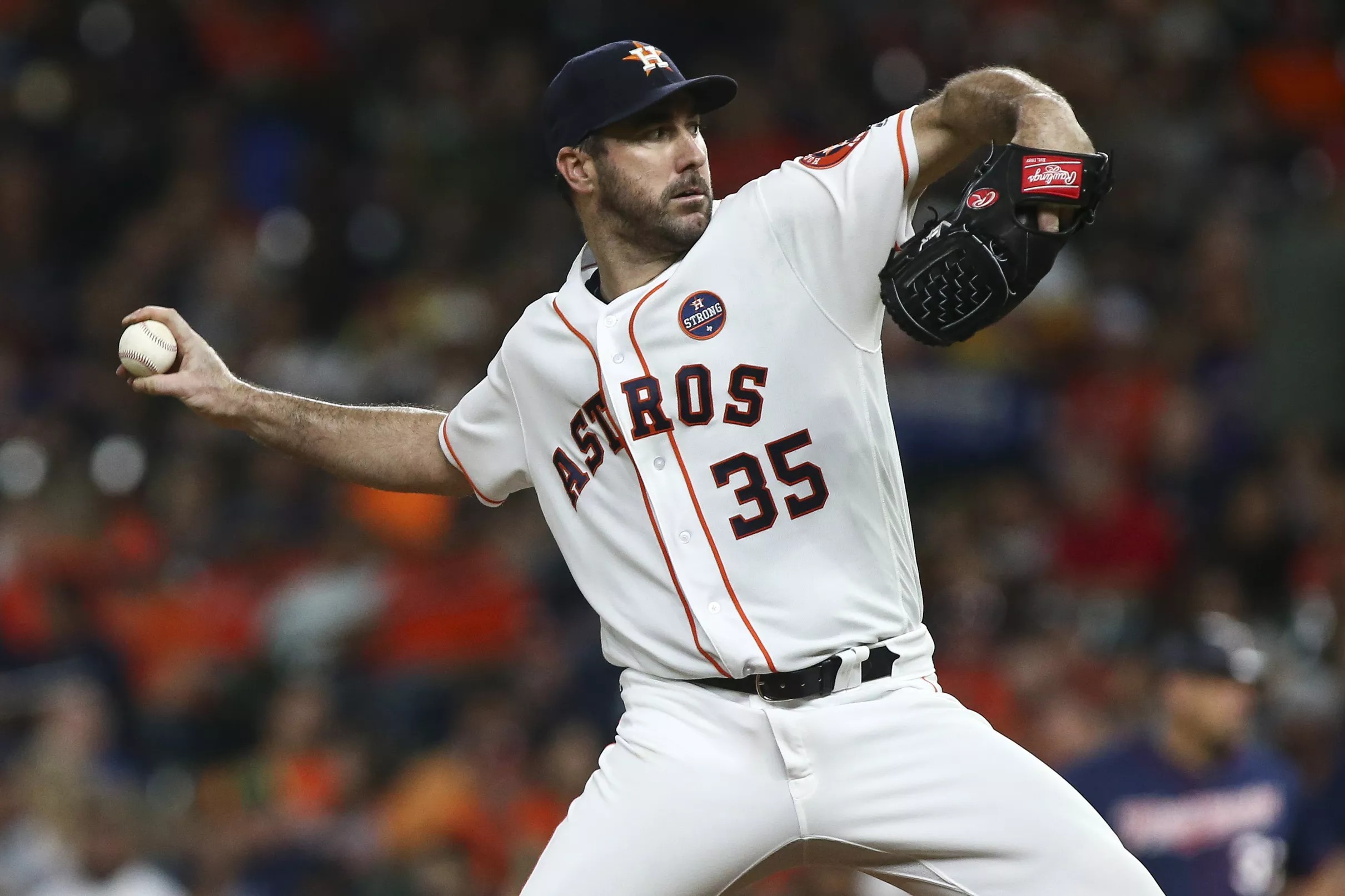 Tigers fans welcome Justin Verlander home