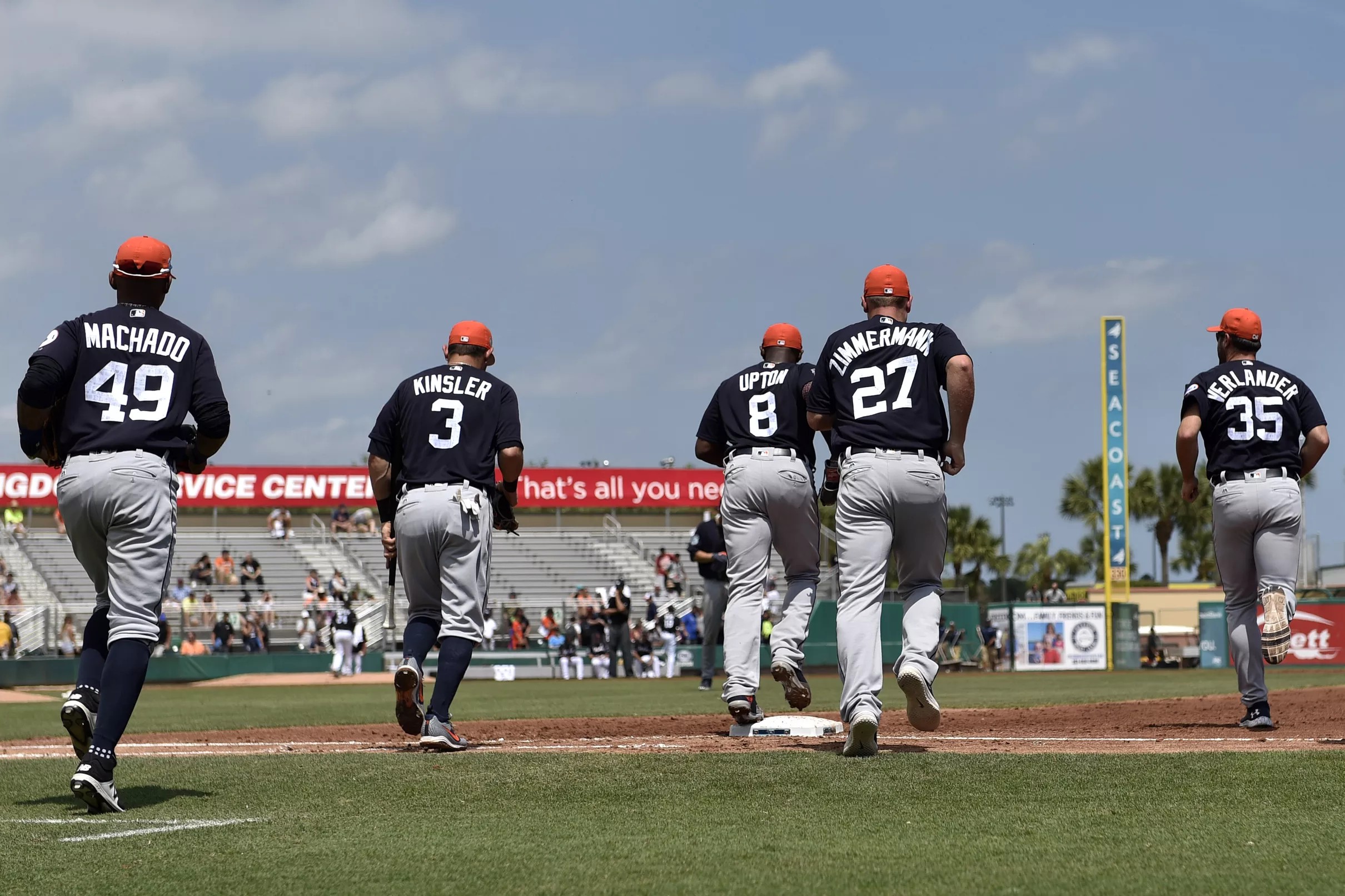 Tigers announce report dates, full spring training schedule