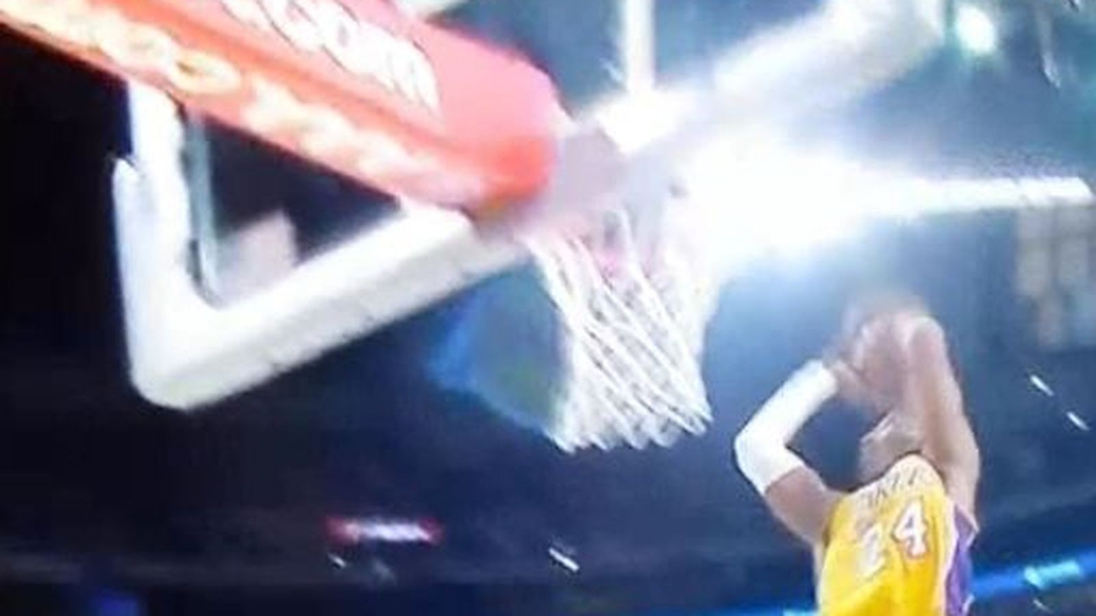 Lakers Highlights: Kobe Bryant throws down two hand fastbreak dunk