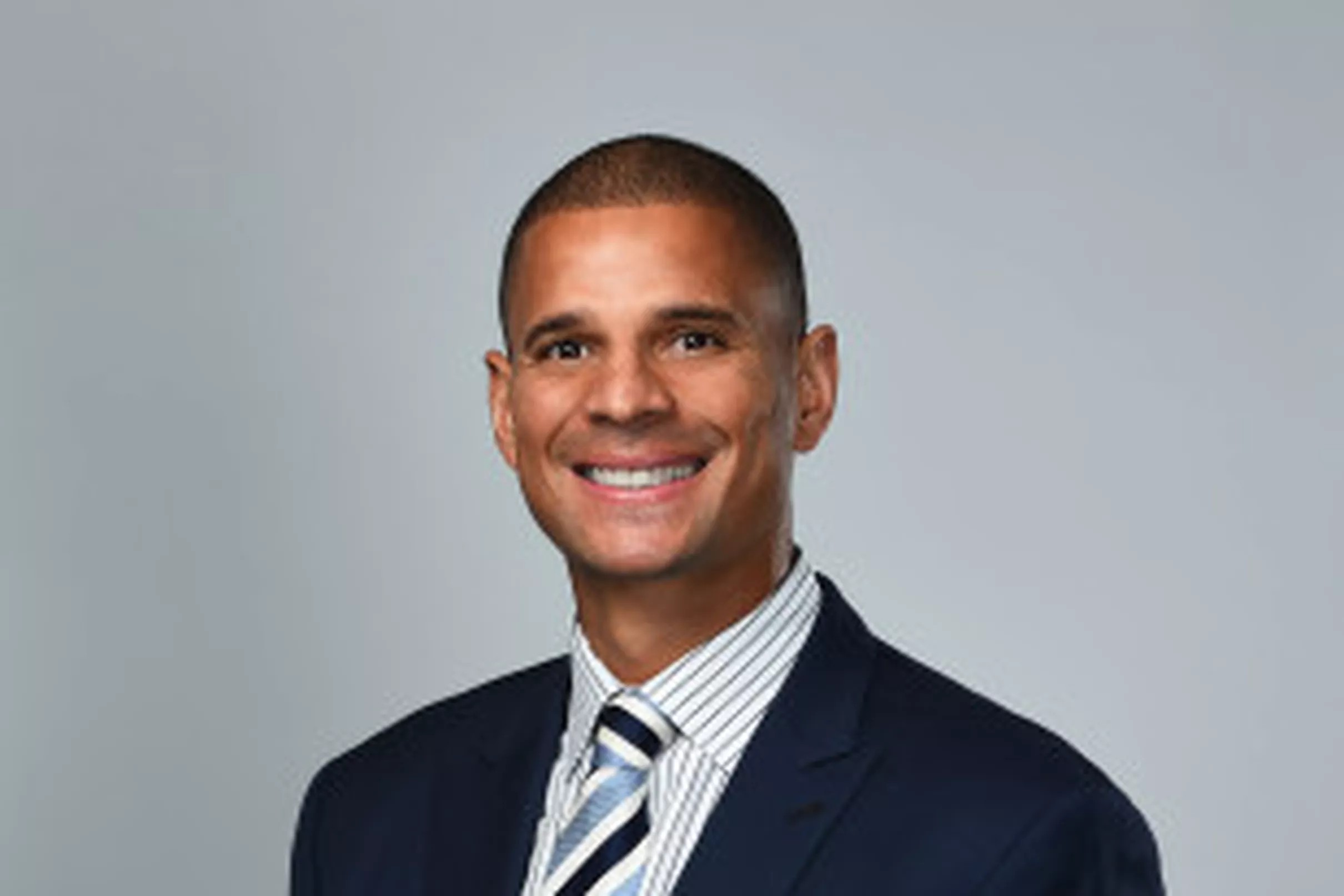 Lakers reportedly hiring Arizona alum Miles Simon to coaching staff