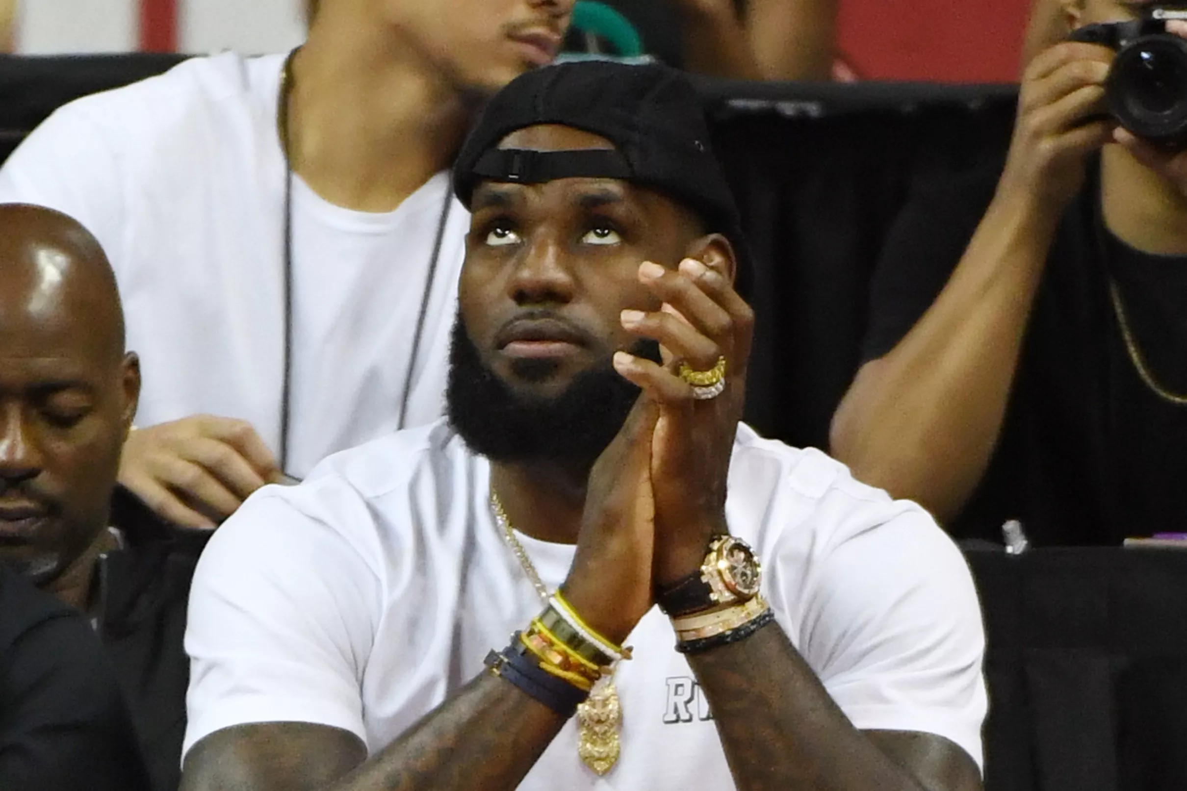 Podcast: Final Lakers roster breakdown, too-early win total predictions