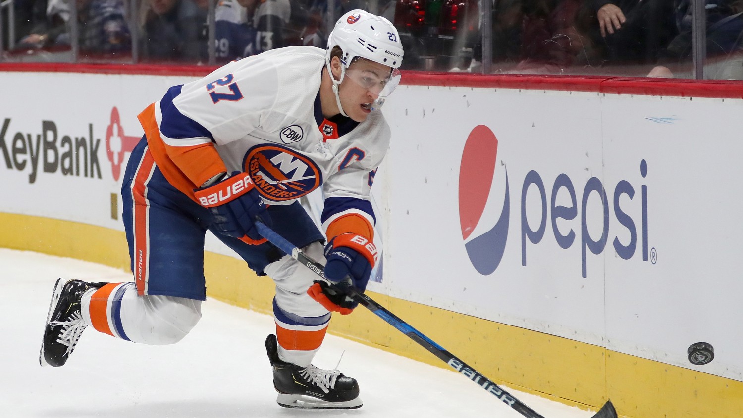 Toews, Kane Score In Shootout, Isles Fall To Blackhawks 3-2