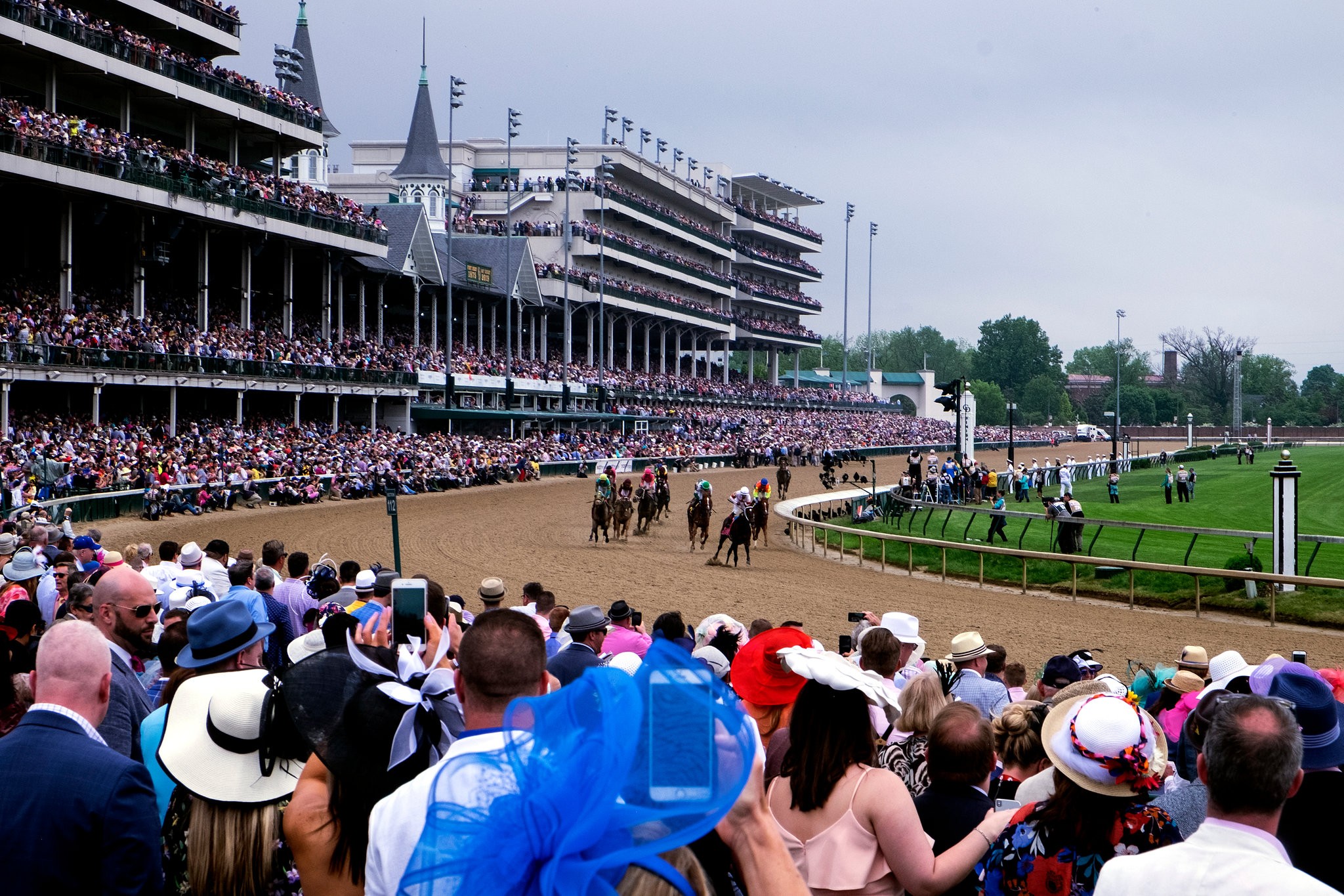 2019 Kentucky Derby Live Updates: Parade to Paddock Begins