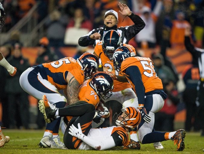 N.F.L. Roundup: Broncos Outlast Bengals and Lock Up a Playoff Spot