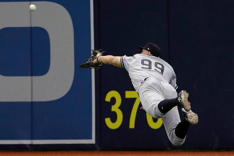 Aaron Judge, His Bat Dulled, Makes Brilliant Catch in Yankees Win
