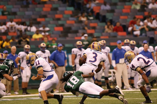 Devon Walker Hosted The First Annual Celebrity Basketball Game For His ...