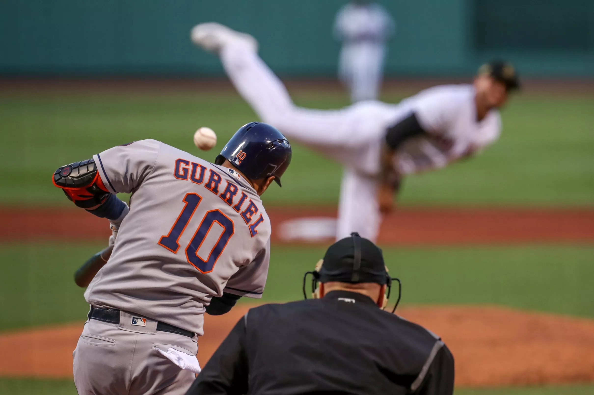 Game Recap: Astros Take 10th Straight in Boston, 7-3
