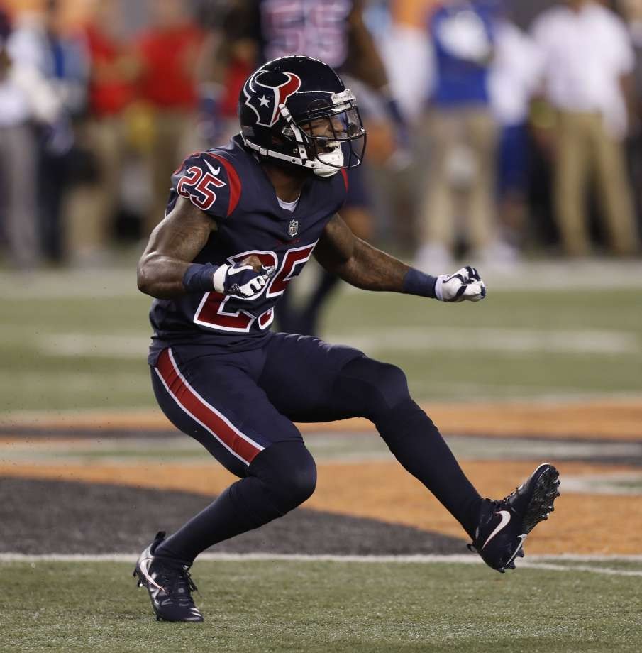 Texans CB Kareem Jackson delivers hard-hitting performance