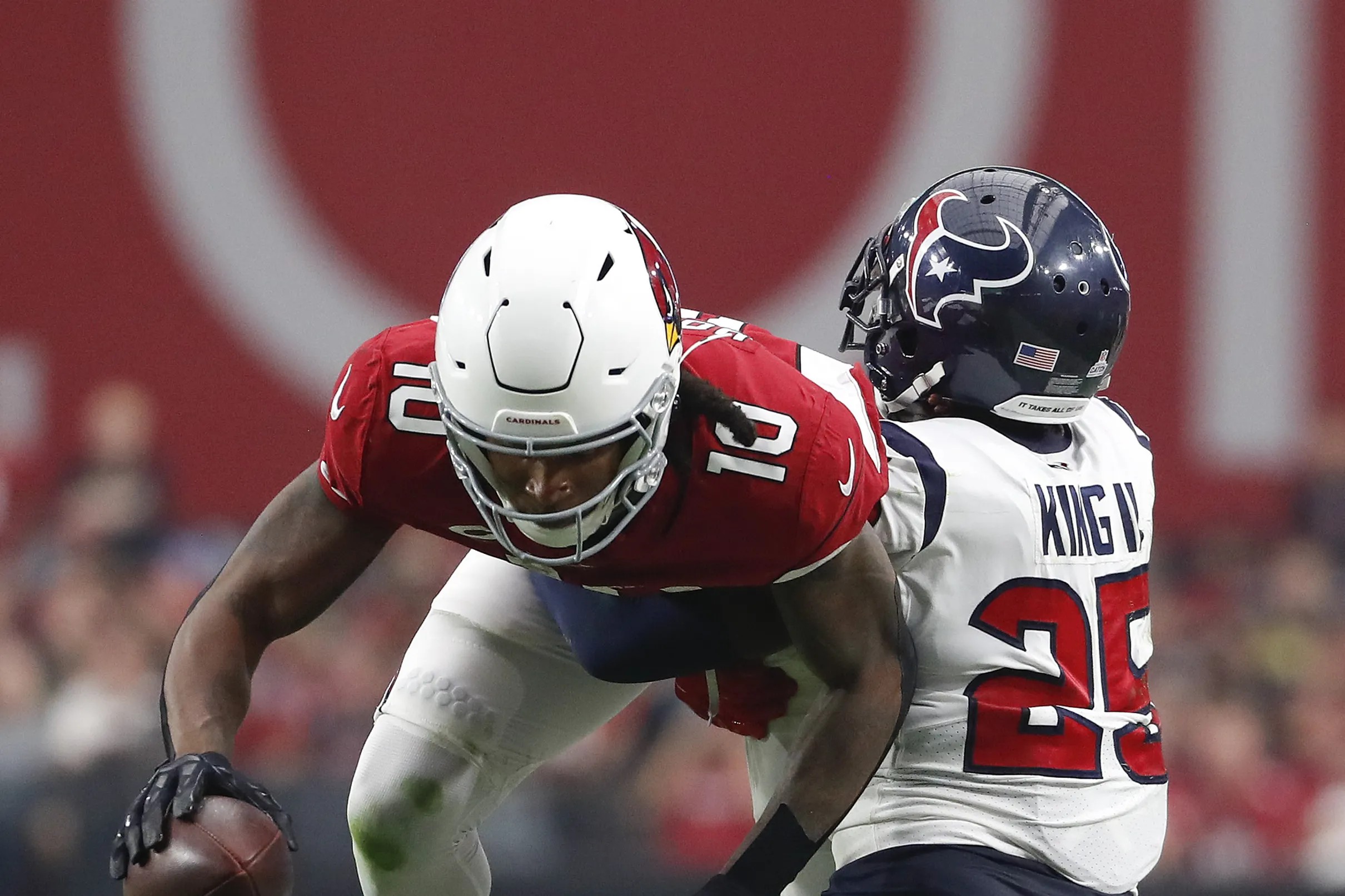 Julién Davenport Is Competing for the Right Tackle Position