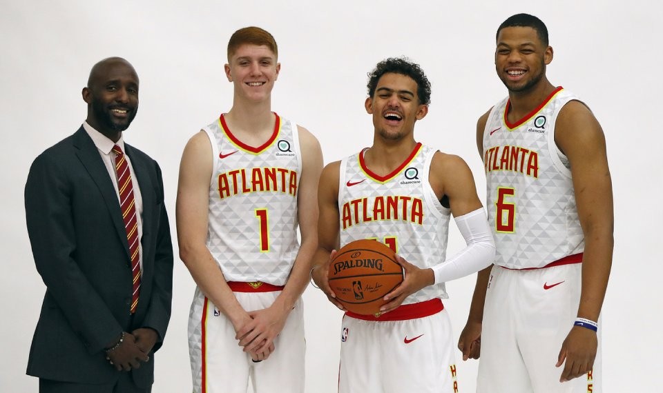 2018-19 Season Preview: Can The Hawks Get Their Wings Back?