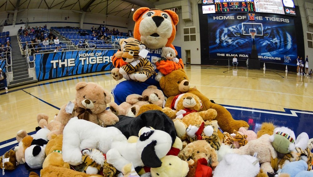 Teddy Bear Toss Returns To Women’s Basketball Saturday