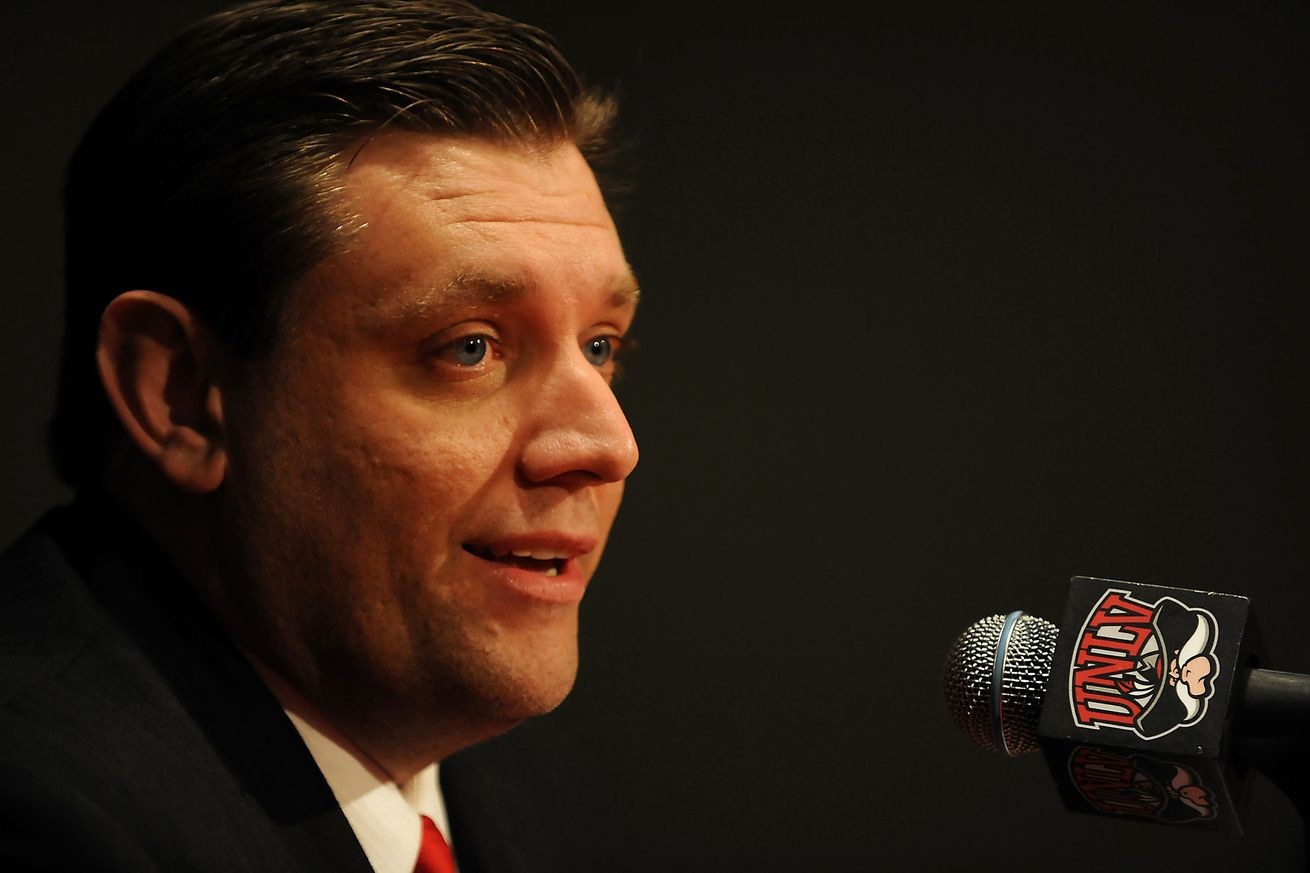 UNLV's Todd Simon Starts Head Coaching Career With Win