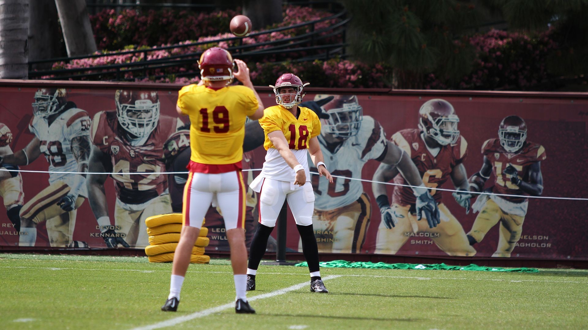 USC football practice notes: Graham Harrell plans to whittle down QB ...