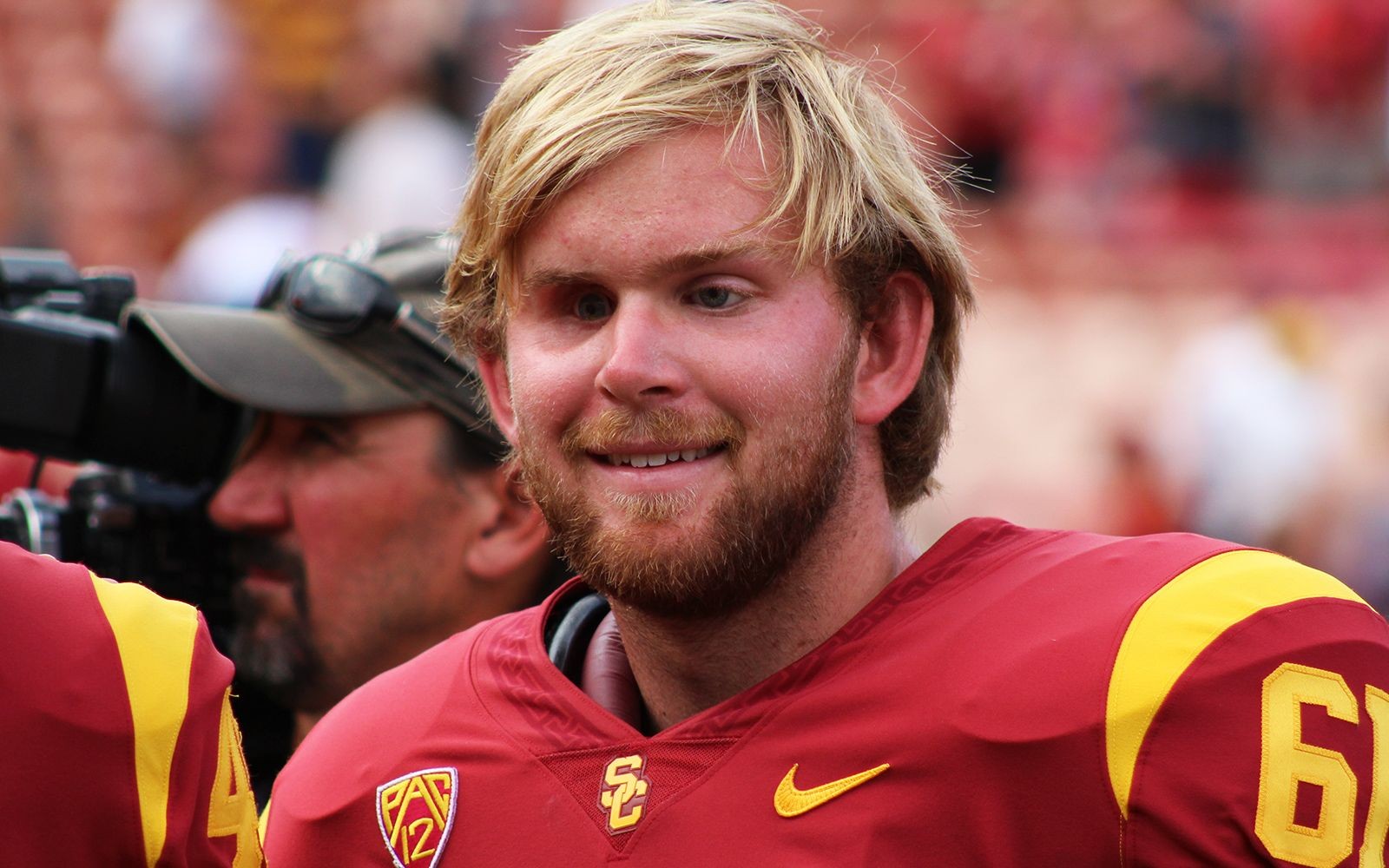 Blind longsnapper Jake Olson enters USC QB competition with passing ...