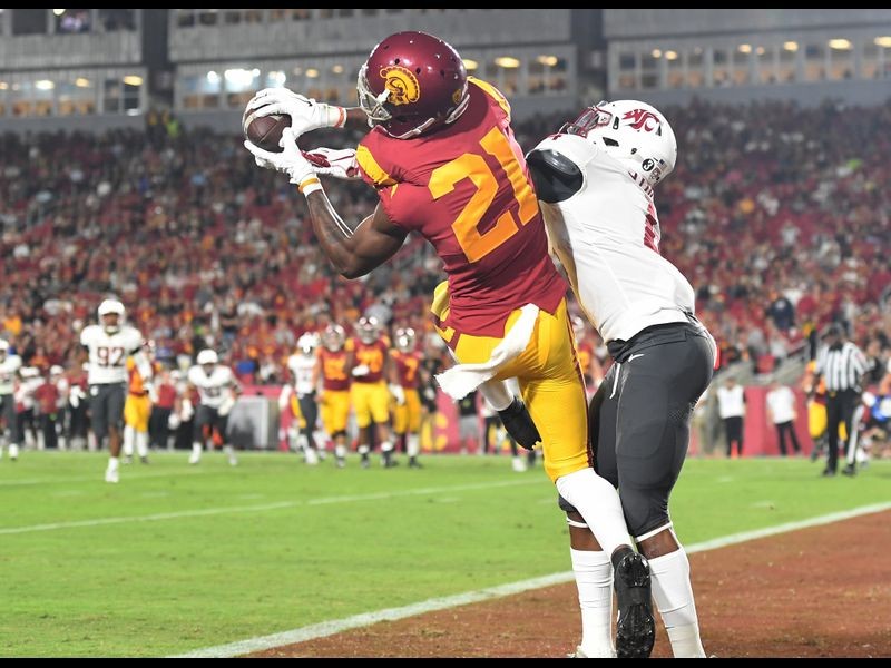 USC keeps win streak at Coliseum alive with 39-36 victory over ...