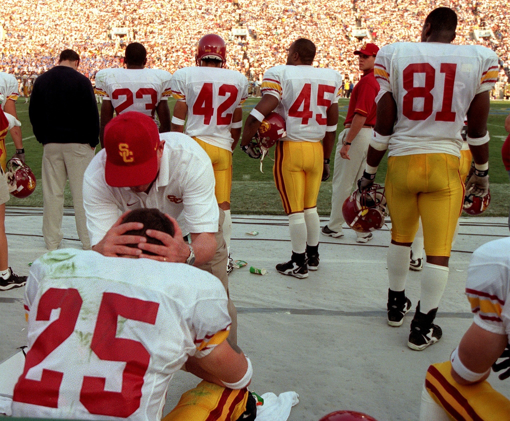 1998 UCLA vs. USC: Cade McNown leads Bruins' most dominant reign over ...