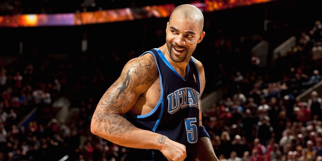 HOLDAT Podcast: Carlos Boozer Spills Details on Prince Paintinng His L ...