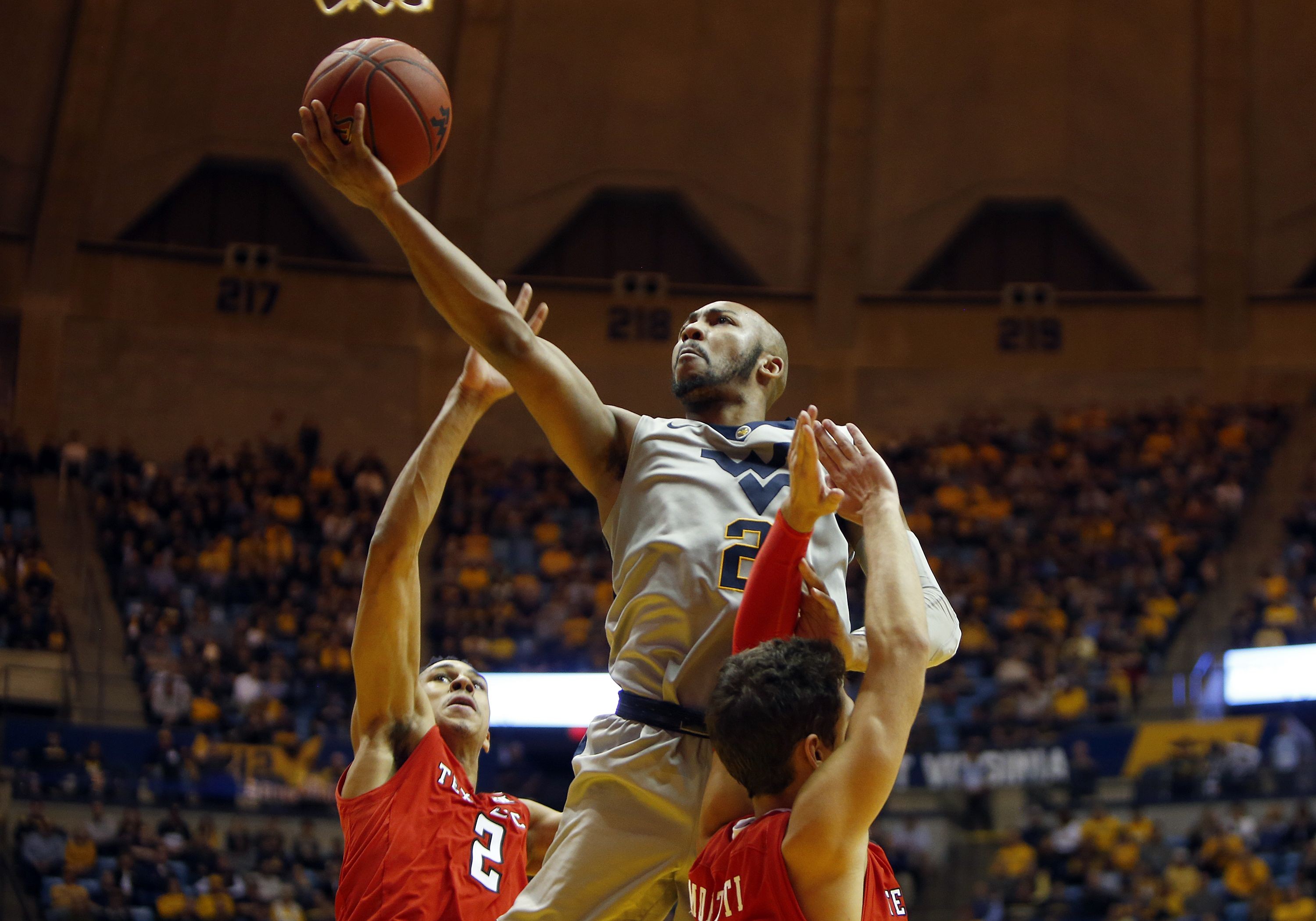WVU basketball: Carter, Miles lead way on Senior Night