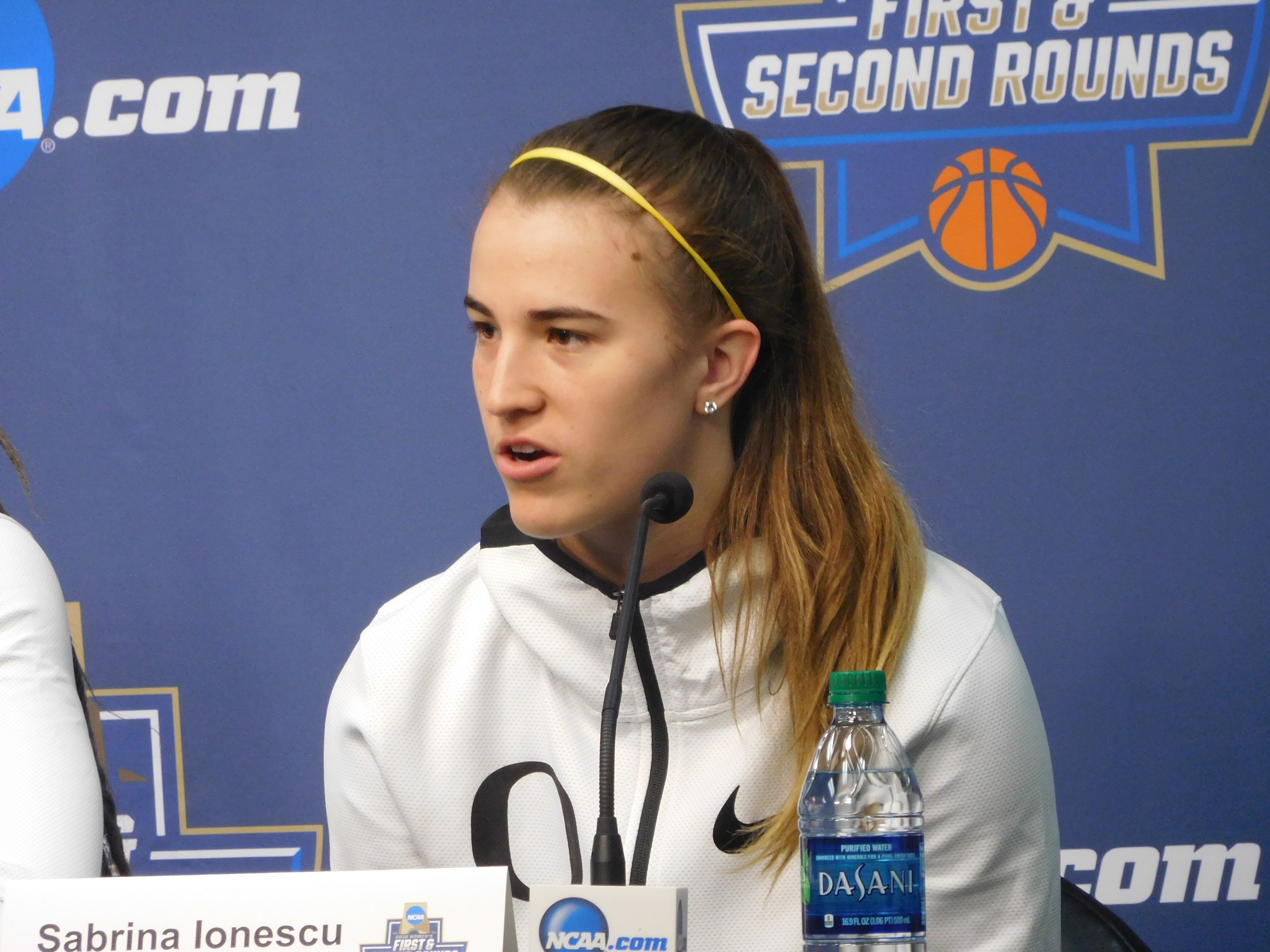 Pac-12 Tournament: Sabrina Ionescu, Oregon Ducks Survive OT vs UCLA Bruins
