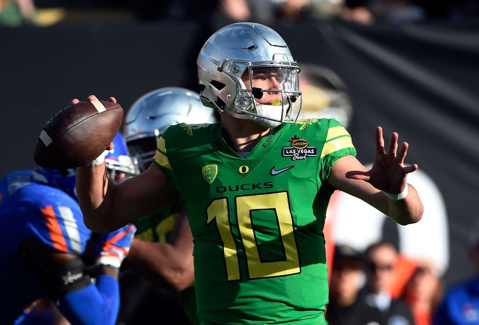 Pac-12 Media Days: Quarterback Justin Herbert Is Key To Oregon Football ...