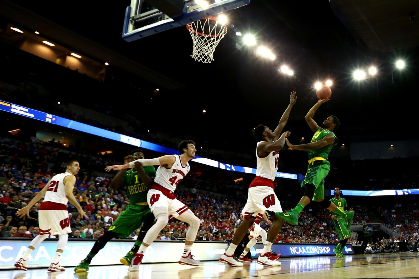 NCAA Tournament: Oregon Ducks Look To Break Through vs Wisconsin Badgers