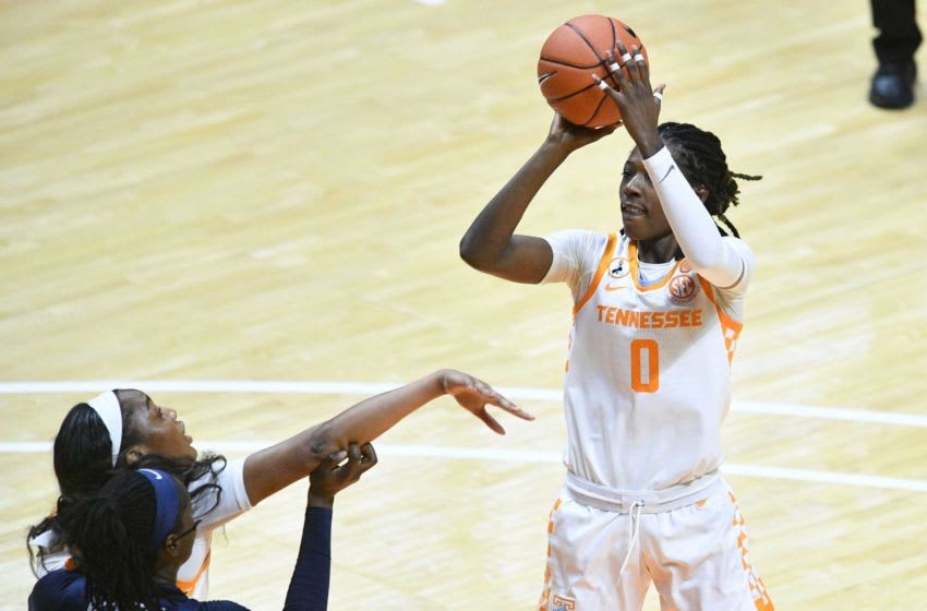 Tennessee Lady Vols still go as SEC Player of the Week Rennia Davis goes