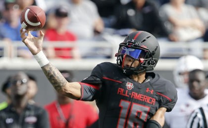 Tennessee Football: Who holds the upper hand in Vols quarterback battle?