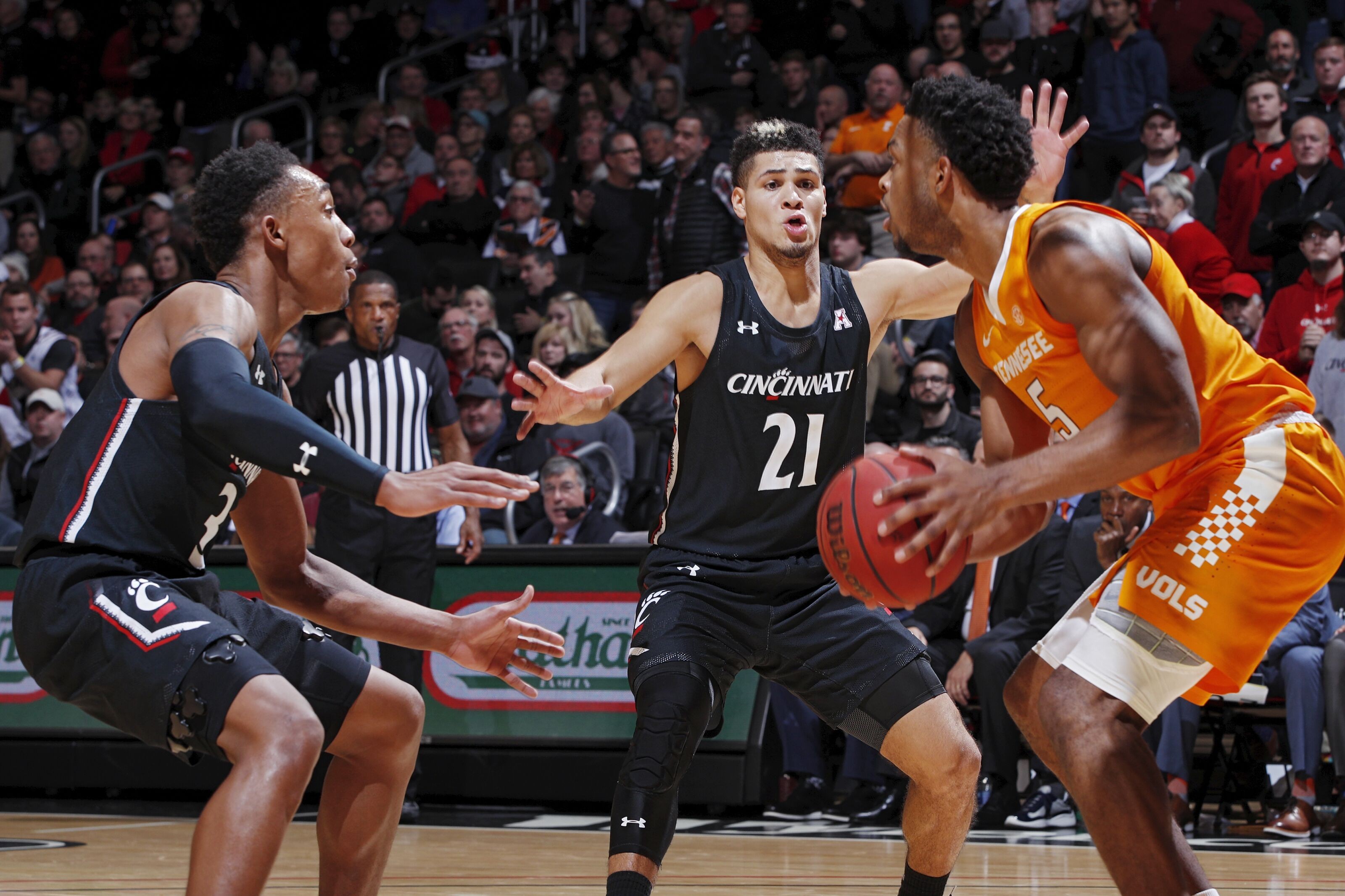 Tennessee basketball: Vols can’t catch break with health of combo guards