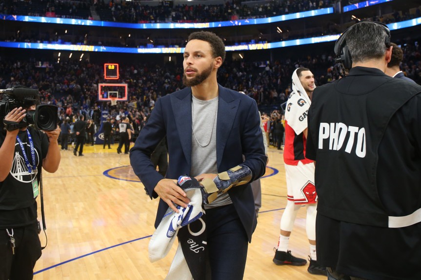 Steph Curry undergoes successful second surgery on broken hand