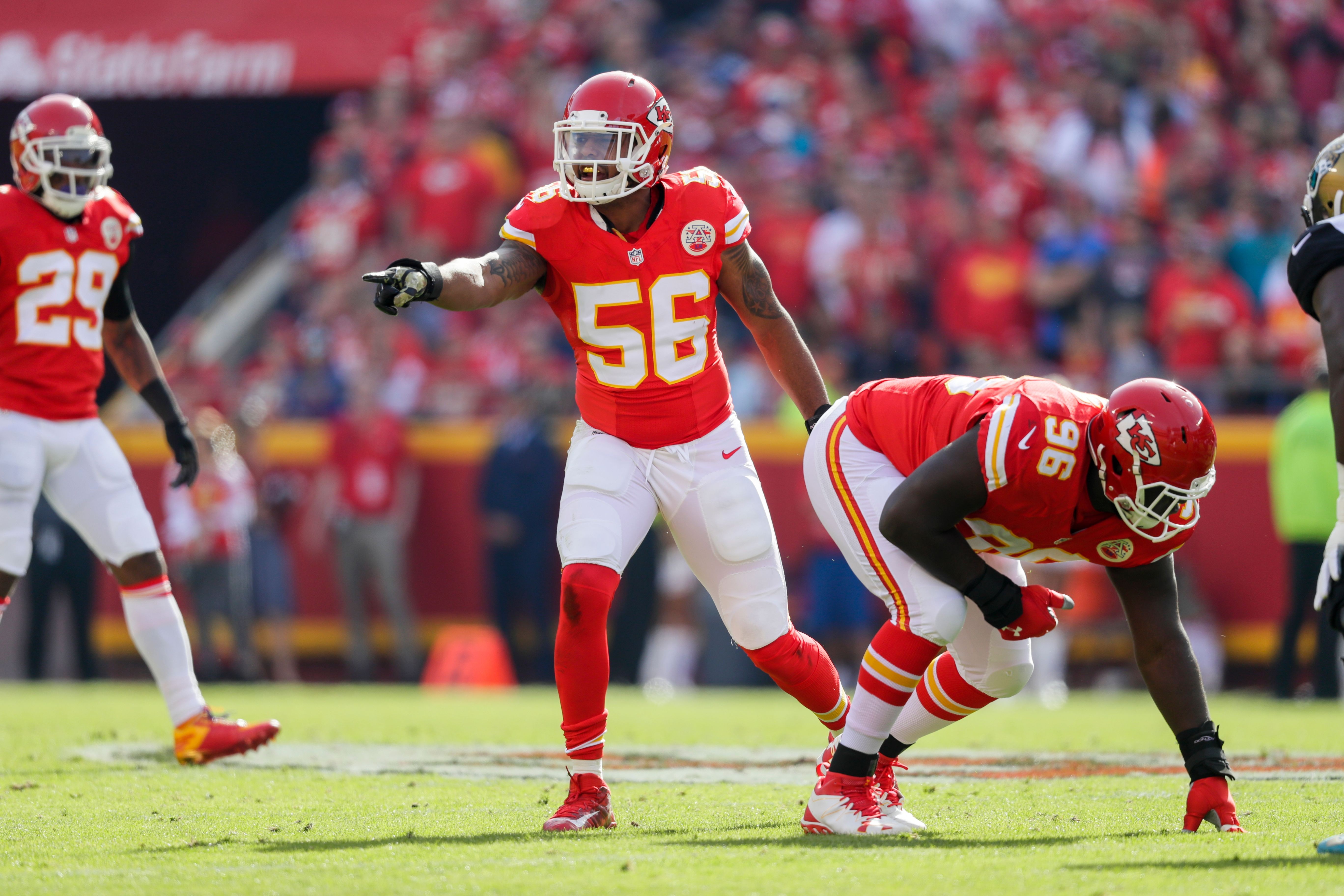 Derrick Johnson visits Oakland Raiders in free agency