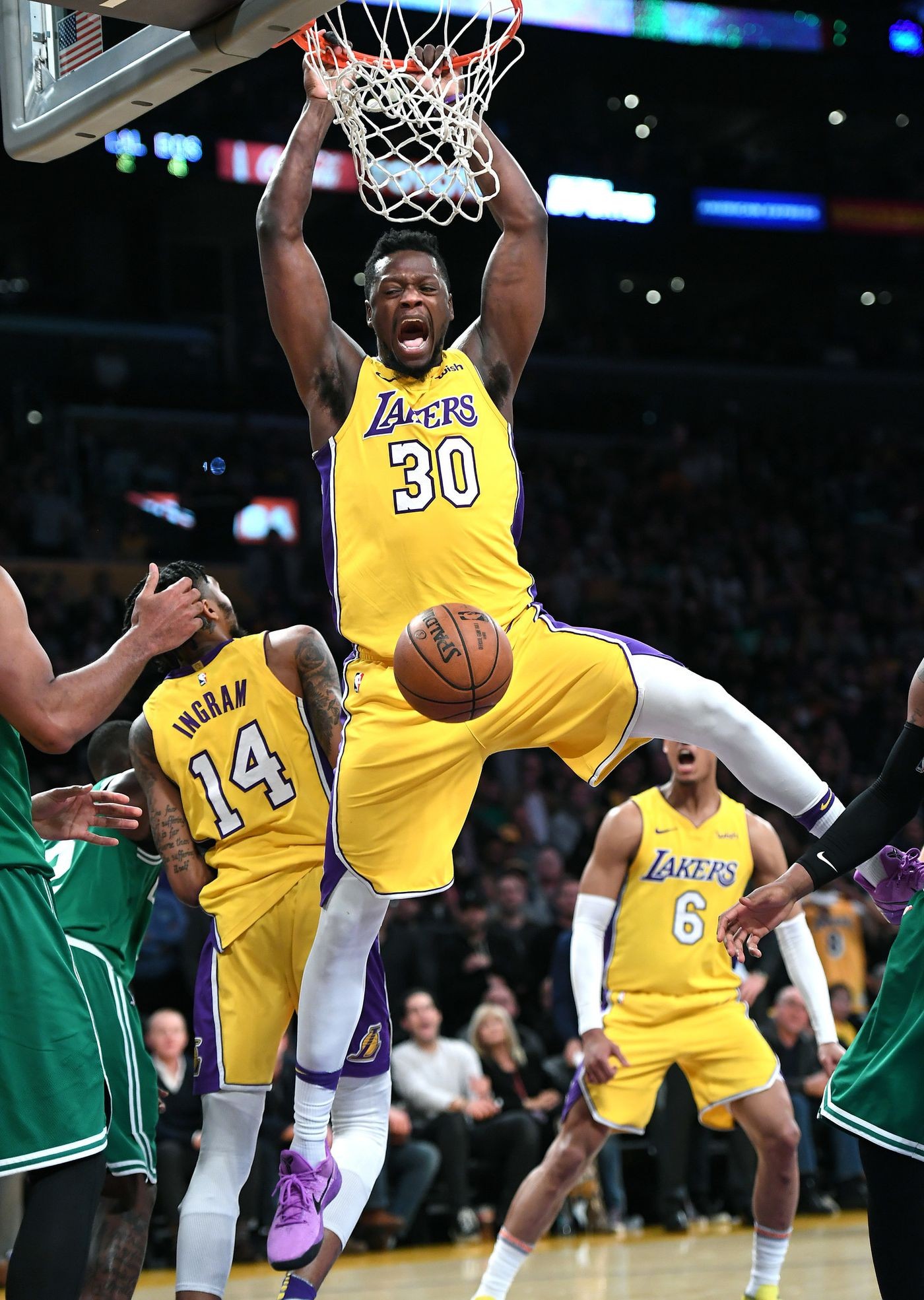 Lakers! Julius Randle and Nick Young are unlikely buddies