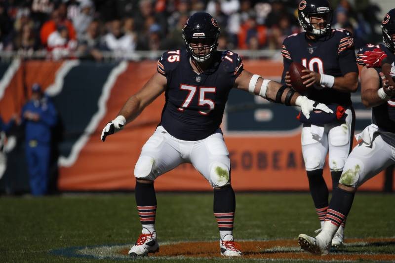Kyle Long on Facing Brother Chris in Eagles vs. Bears: 'We're Not Related'