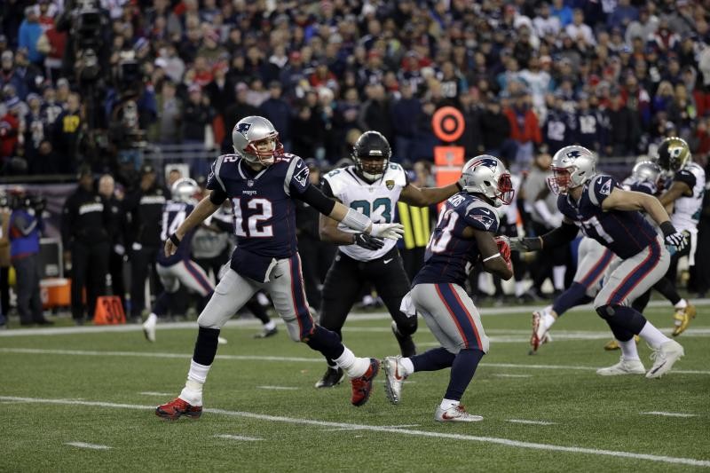 Tom Brady Explains Injury: 'We Were Very Lucky' After Thumb 'Bent Back'