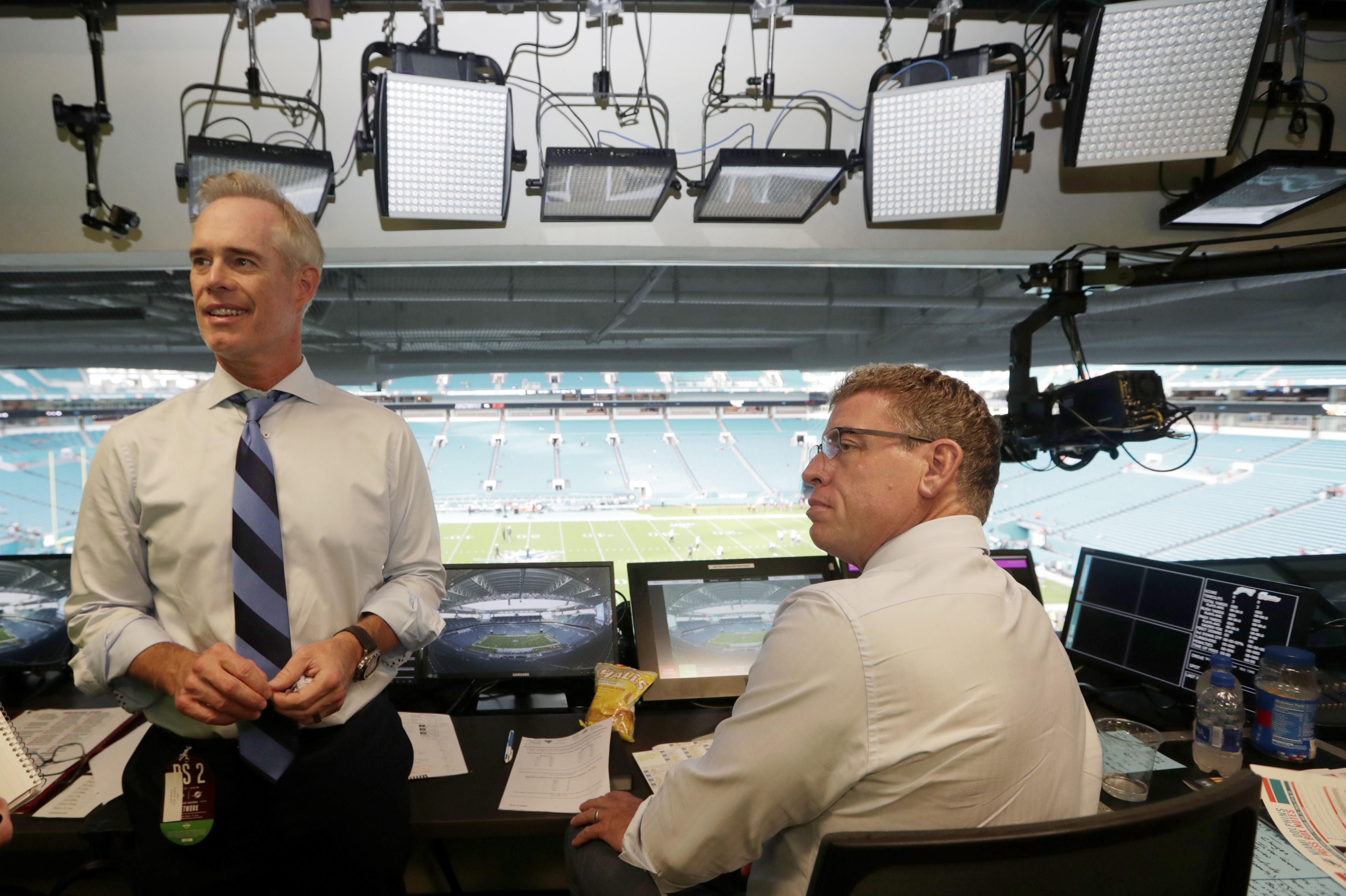 Joe Buck, Troy Aikman Officially Join ESPN as New 'Monday Night ...