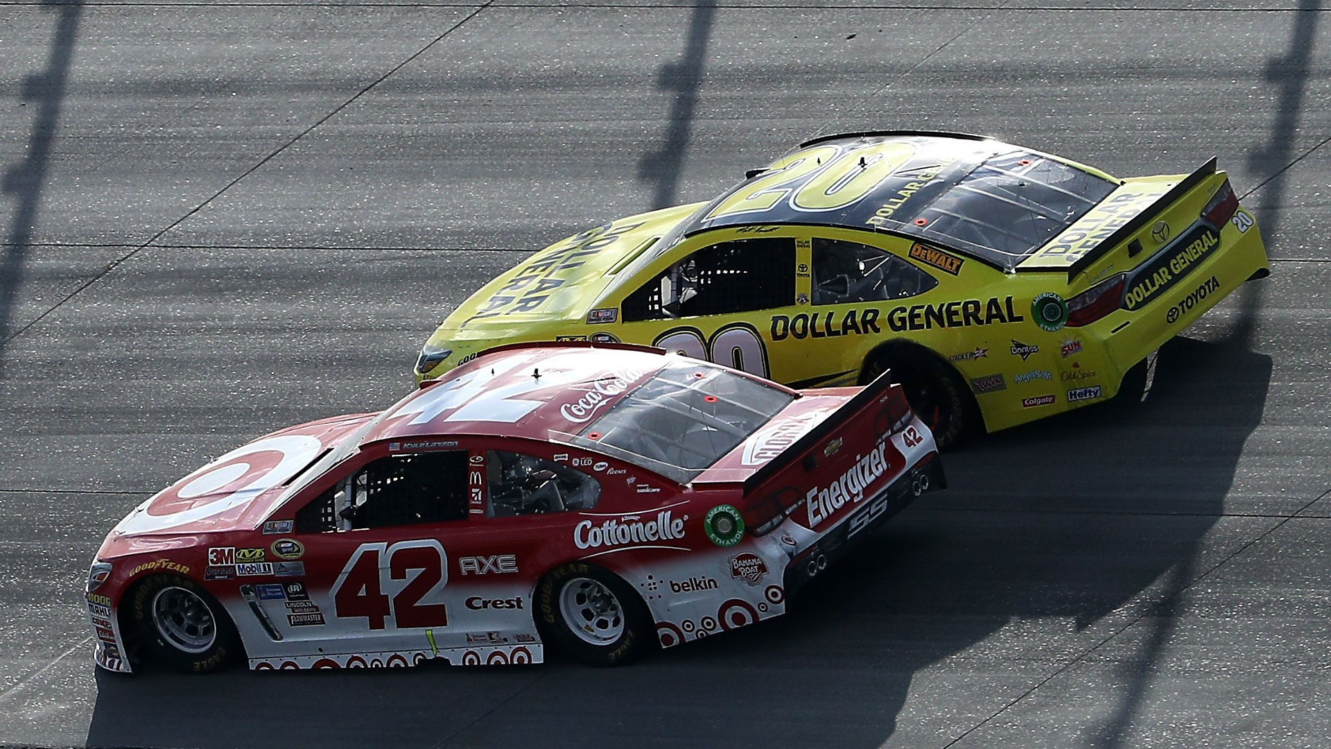 Kyle Larson challenges for first win, settles for second once more