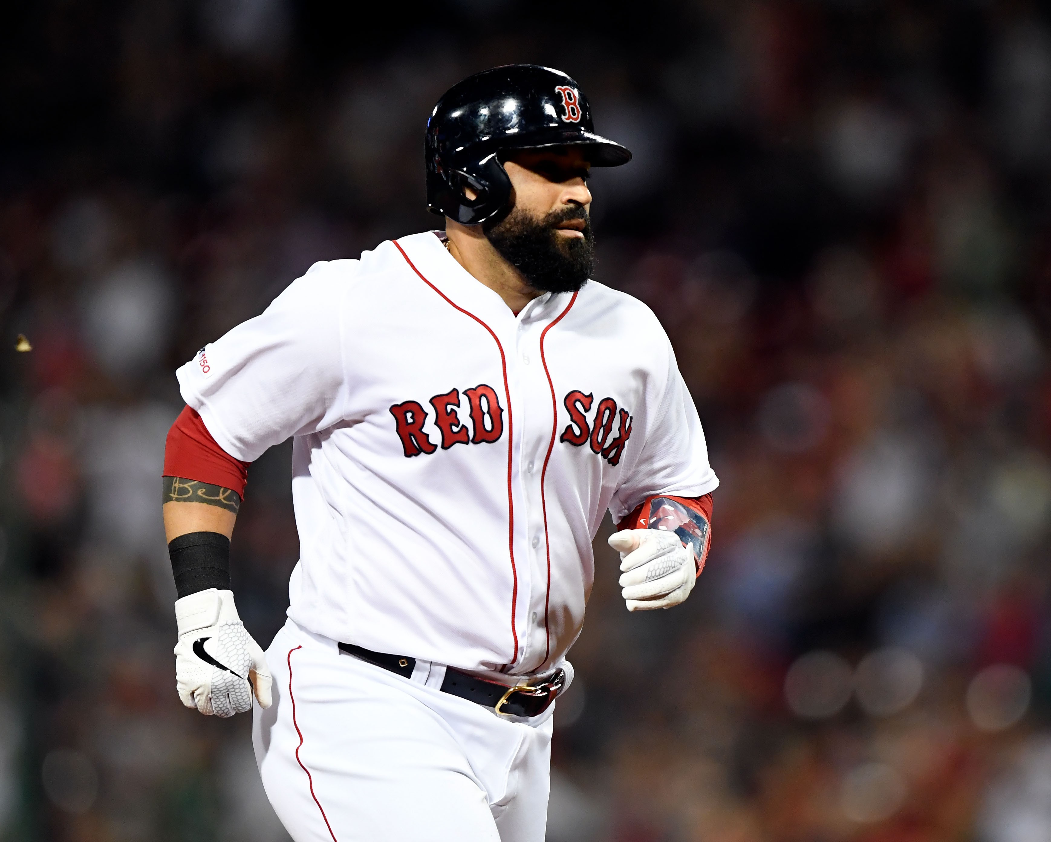 Indians Make Deal with Boston for Veteran Catcher Sandy Leon