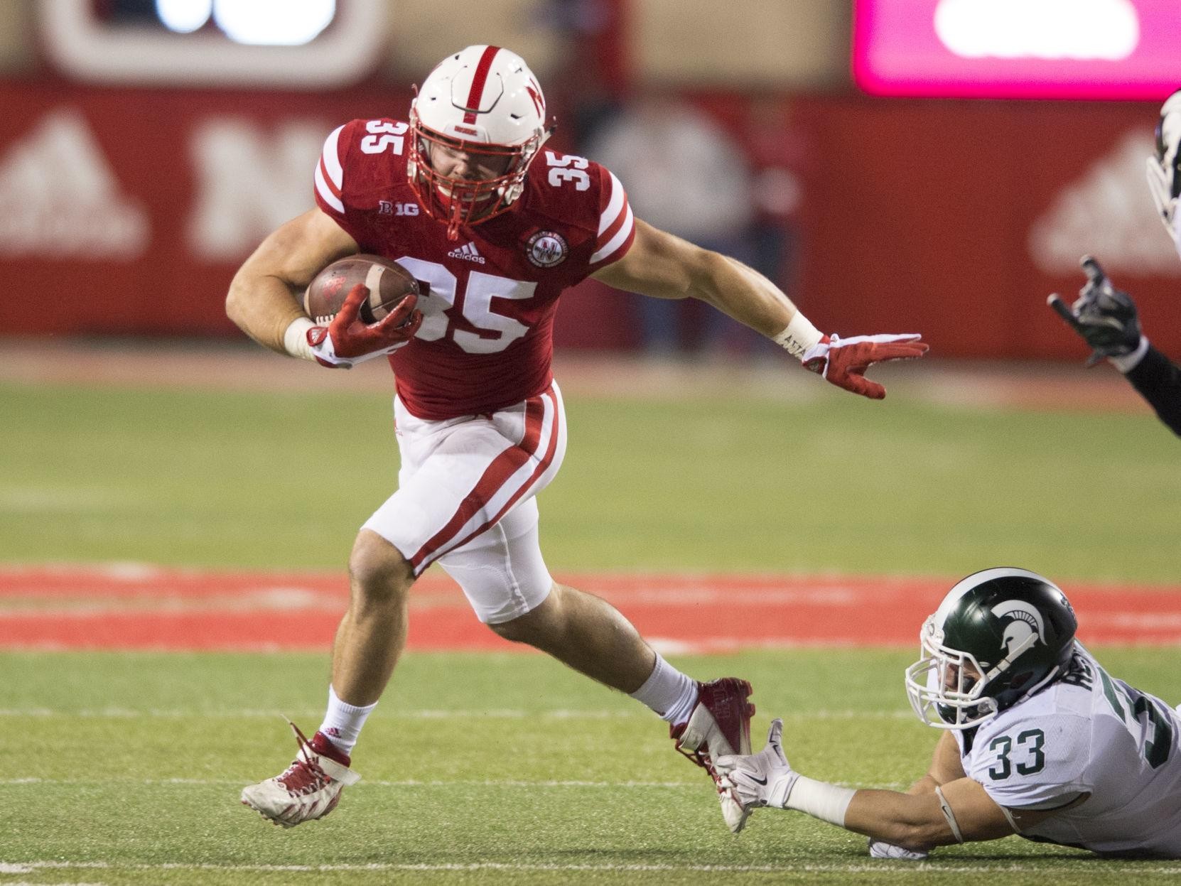 Former Husker FB Janovich signs extension with Denver Broncos