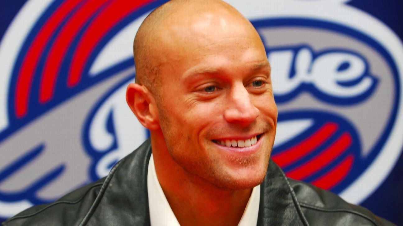 Phillies tap Dodgers exec Gabe Kapler as next manager