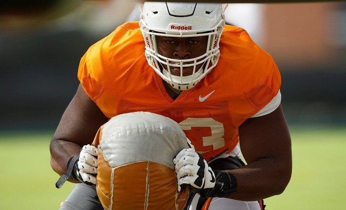 Trey Smith is ‘a tone-setter’ and his absence will hurt Tennessee’s offense