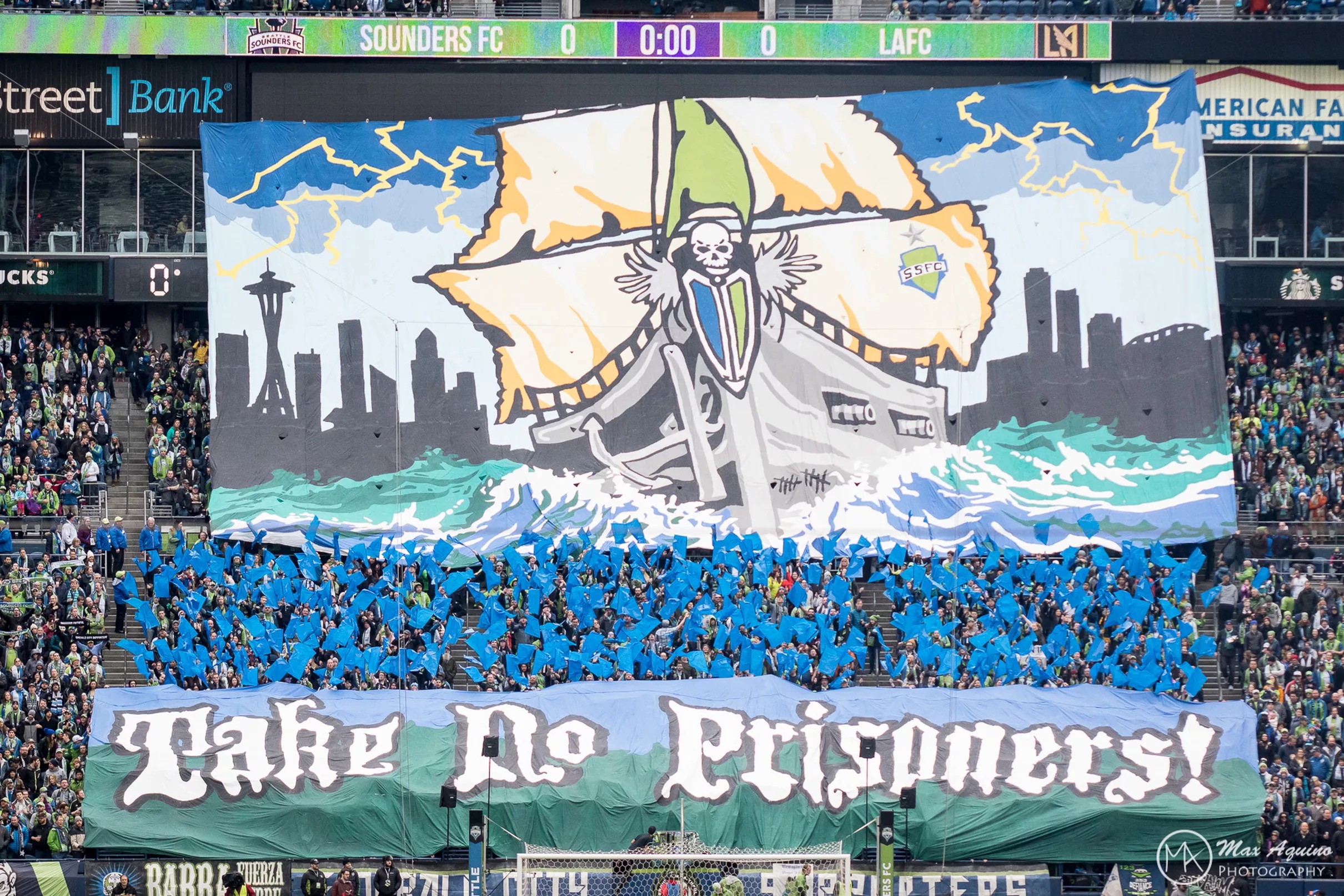 To capture a tifo display
