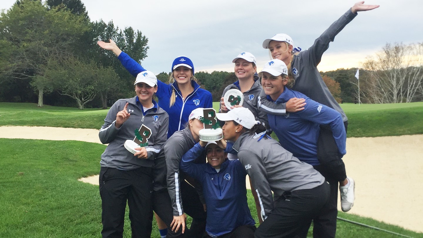 Women’s golf makes history in final fall tournament