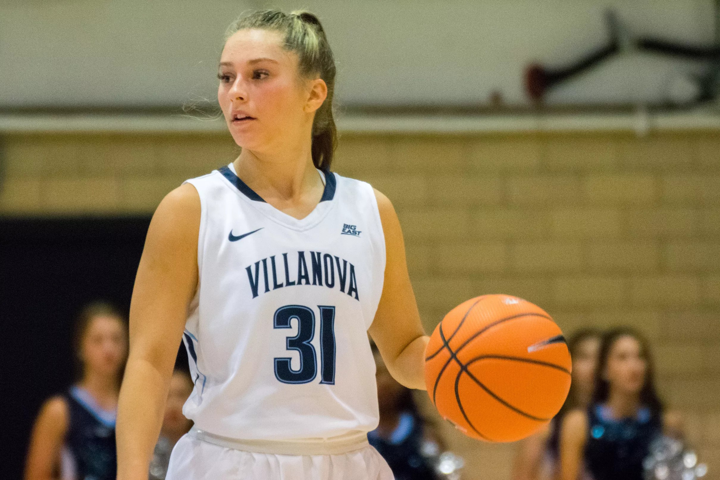 Hahn, underclassmen shine in 109-42 exhibition win