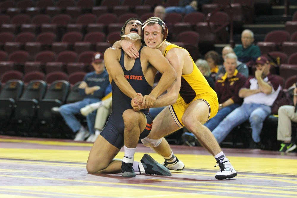 Wrestling drops first dual-meet Saturday to Oregon State
