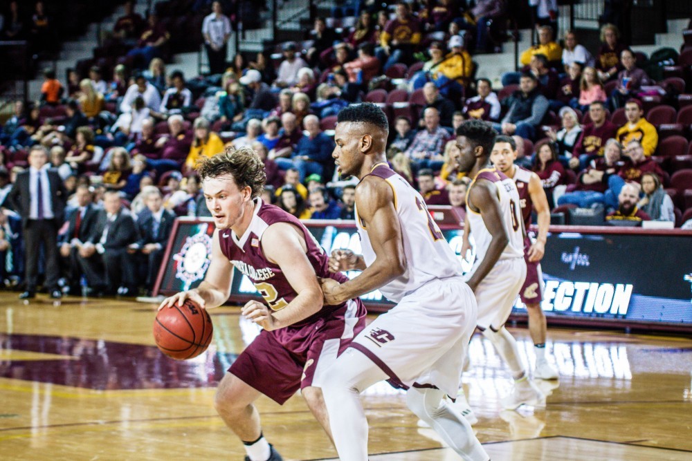 Rayson reaches 1,000-point mark during junior season