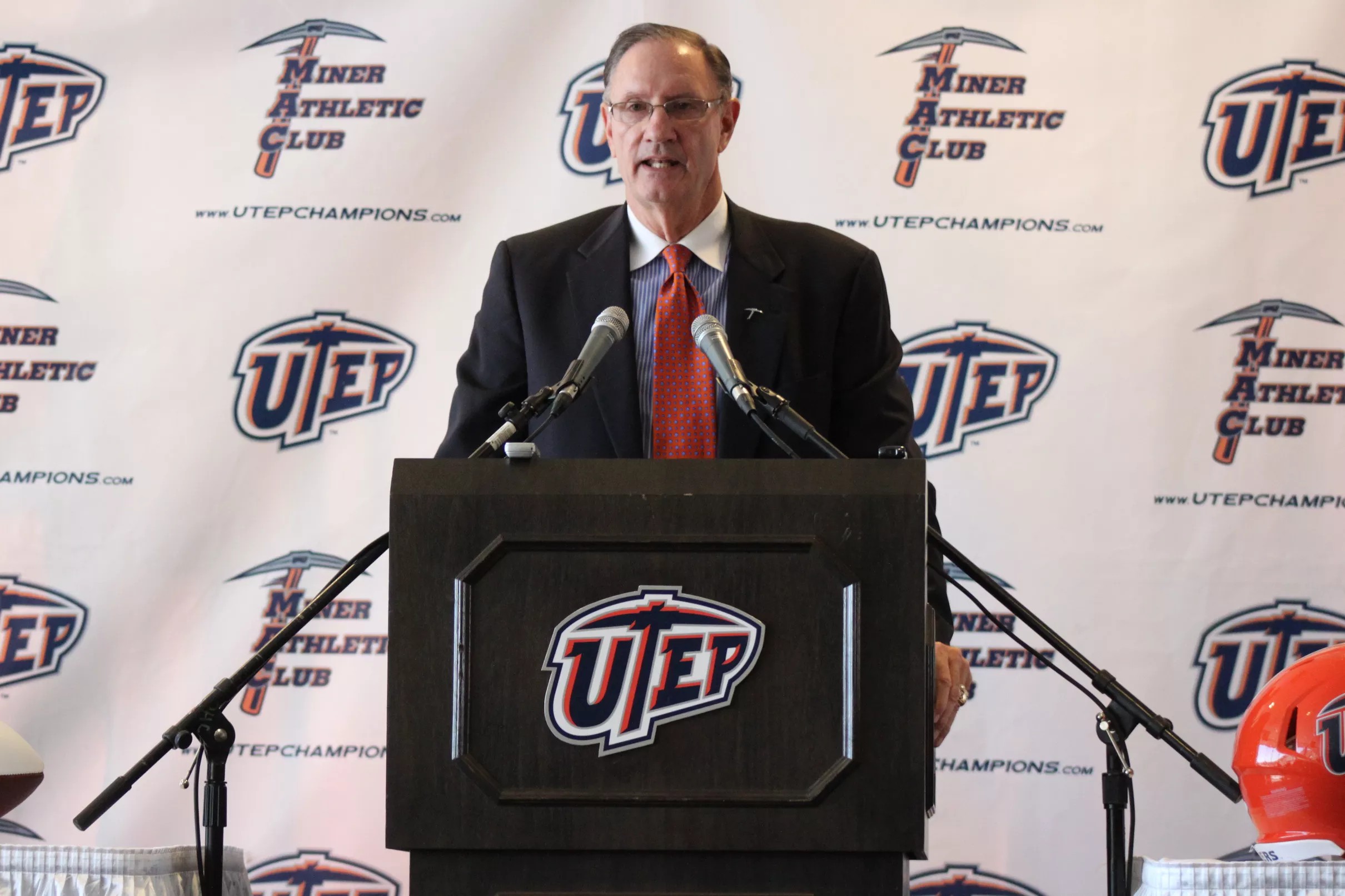 Bob Stull tells the El Paso Times he’s retiring after 18 years